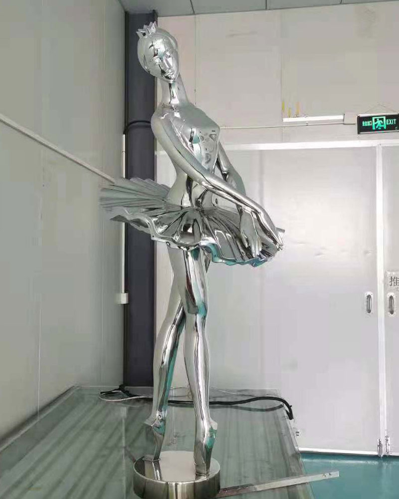 Vacuum Coating The Surface Of The Dancer Sculpture – 3D Printing